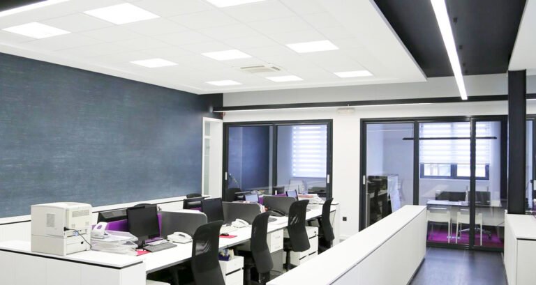 10 Office False Ceiling Design for Modern Workspaces - Trendy Residence