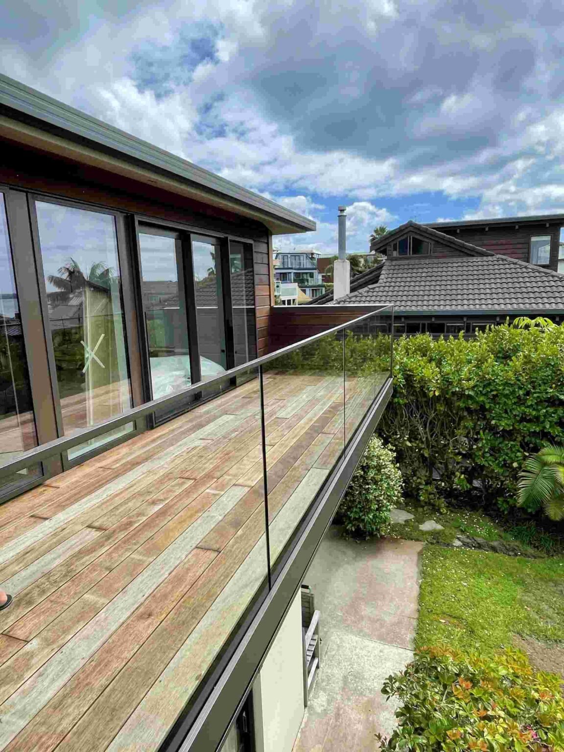 20 Modern Glass Balcony Design Ideas - Trendy Residence