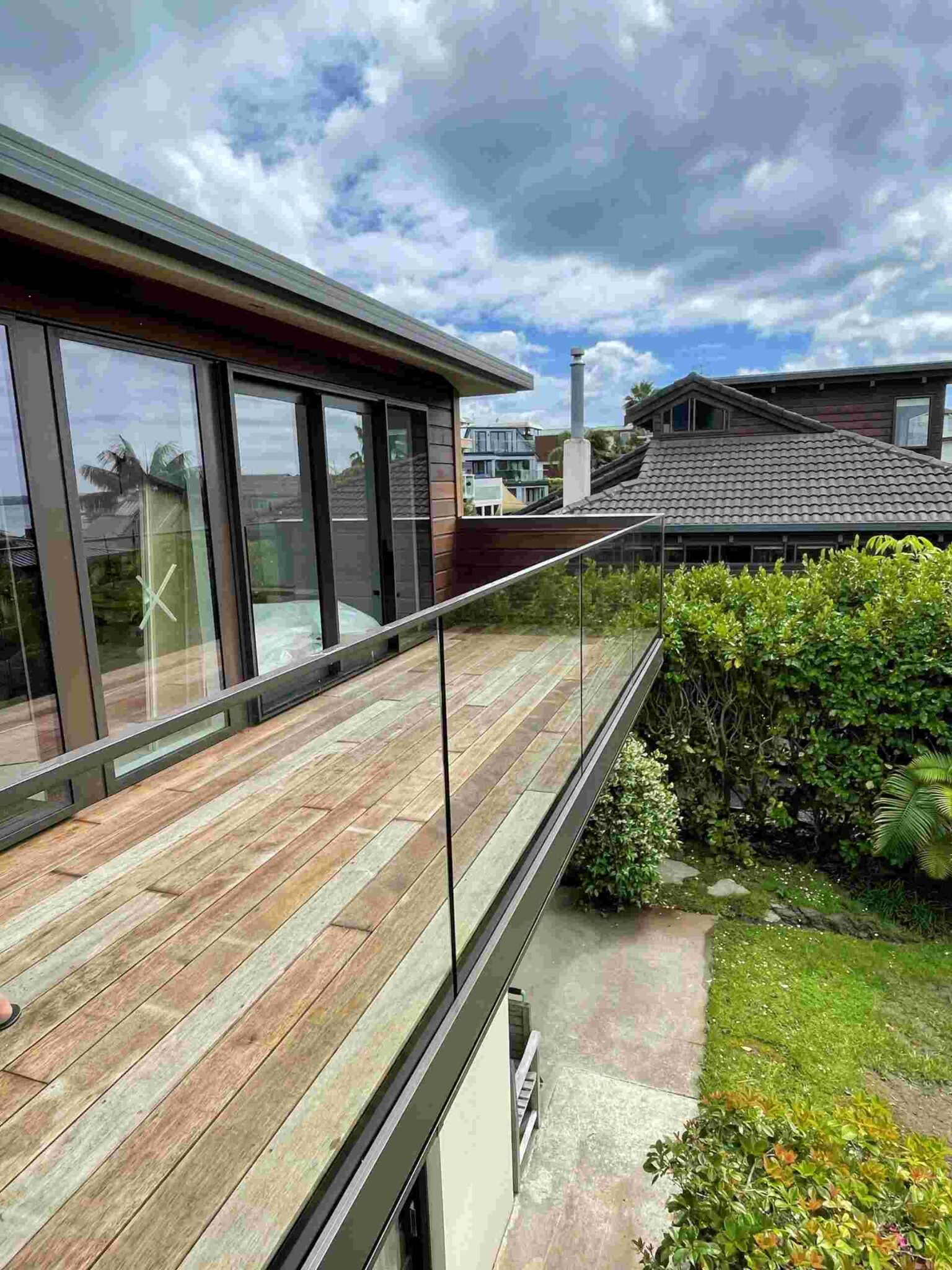 20 Modern Glass Balcony Design Ideas - Trendy Residence